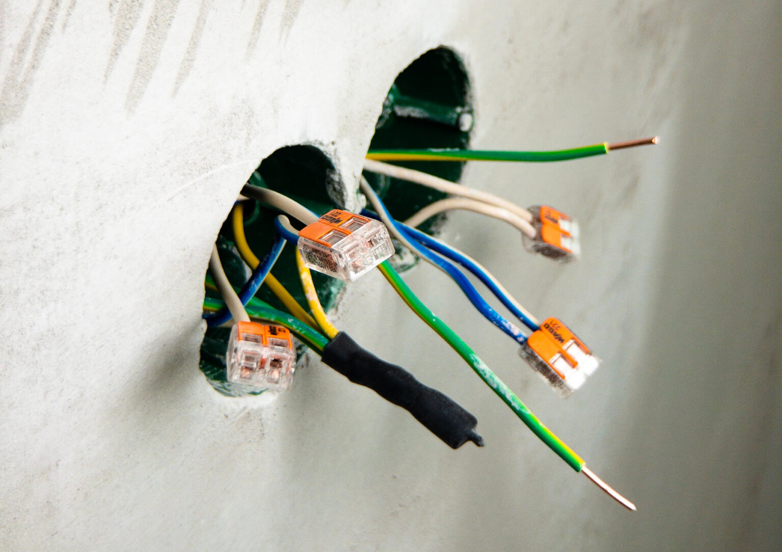 Elinstallation Gävle & Sandviken | Behörig Elektriker | Elarbete AB